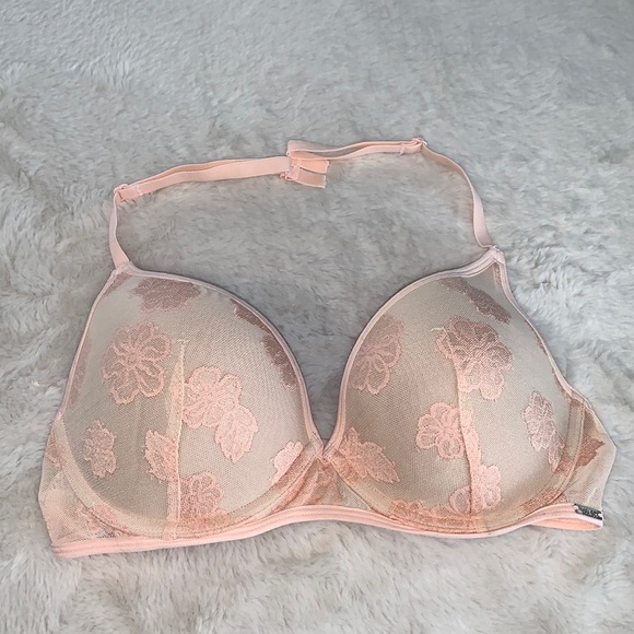 PINK Victoria's Secret | Intimates & Sleepwear | 34c Victorias Secret ...